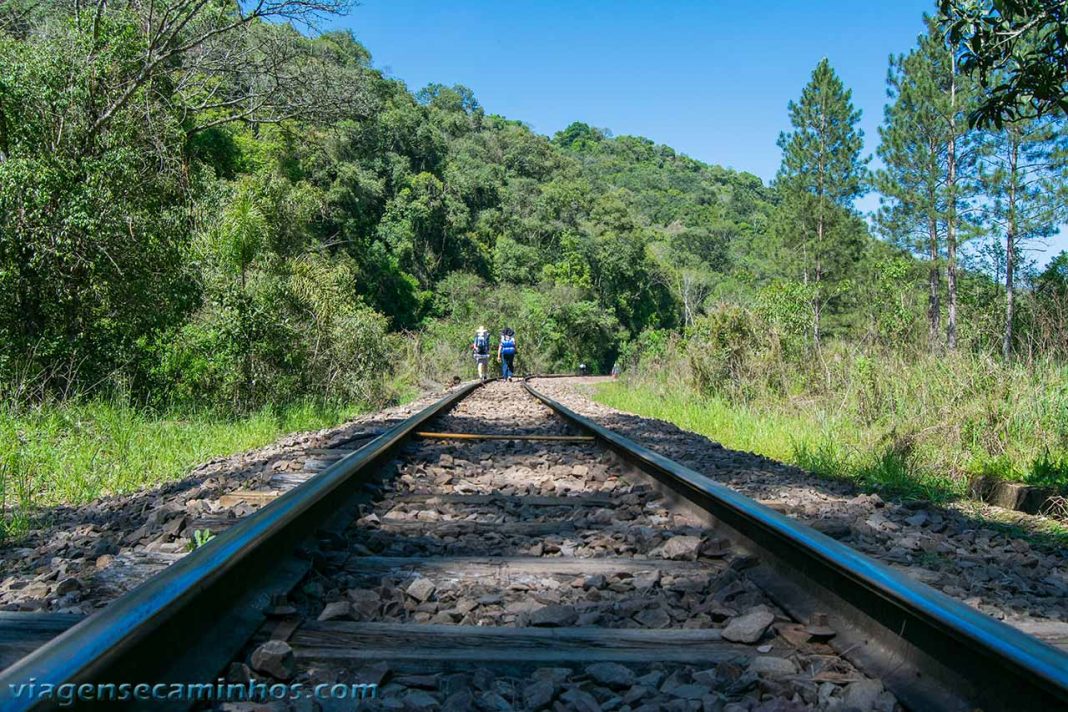Viaduto 13 e Mula Preta - Ferrovia do Trigo - Viagens e Caminhos
