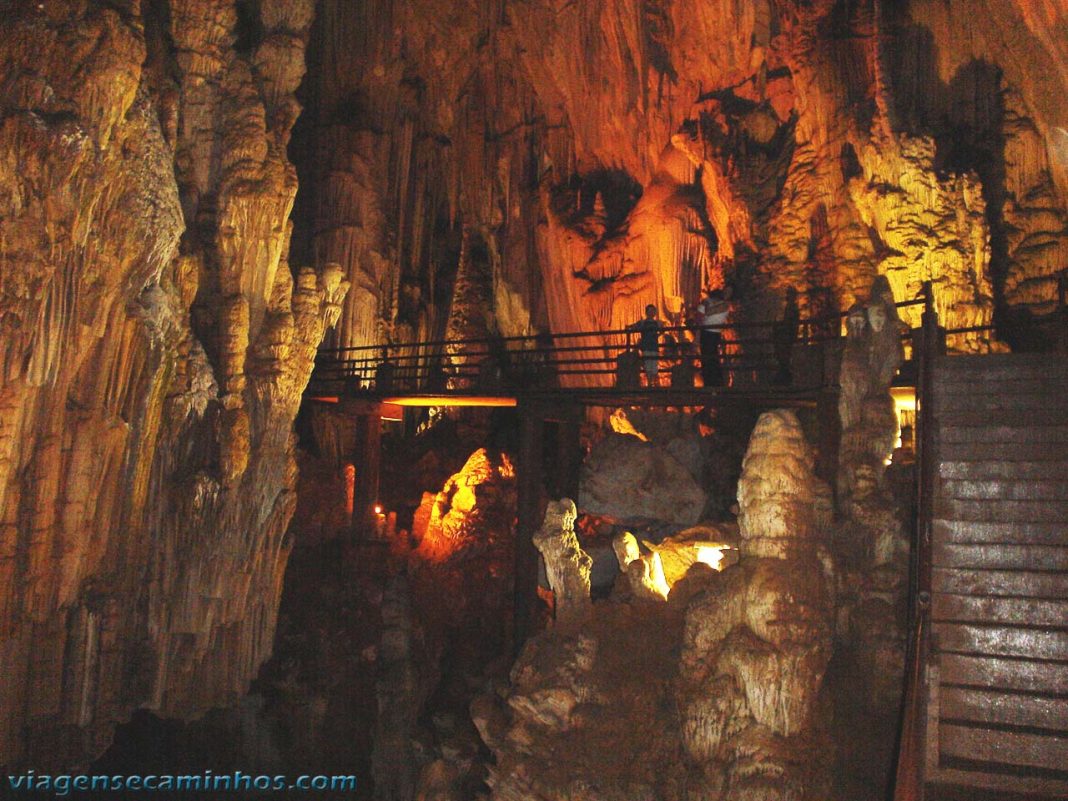 Caverna do Diabo: A mais bela caverna do Brasil - Viagens e Caminhos
