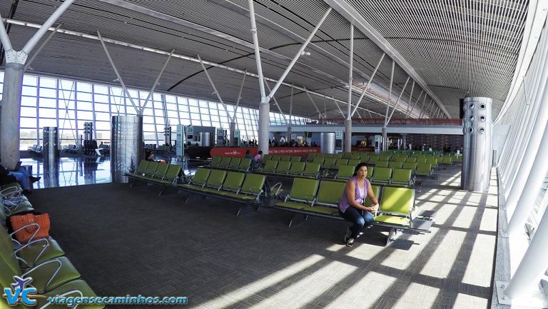 Guia da primeira viagem de avião - Viagens e Caminhos