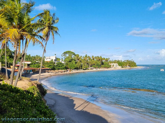 Praia de Japaratinga AL: Onde fica e o que fazer - Viagens e Caminhos