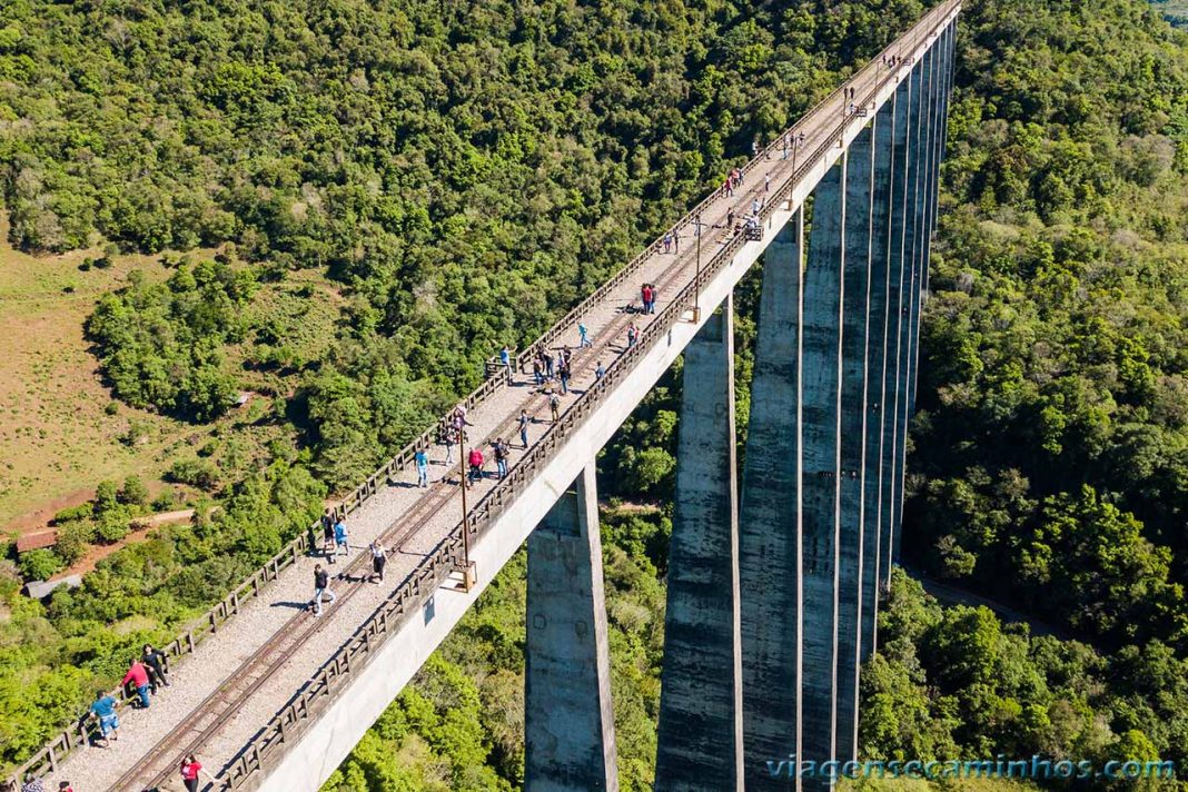 Viaduto 13 e Mula Preta - Ferrovia do Trigo - Viagens e Caminhos
