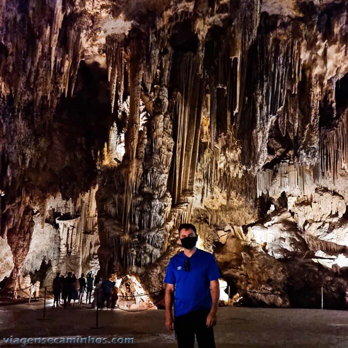Cuevas de Nerja - Espanha: Conheça esta imensa caverna repleta de ...