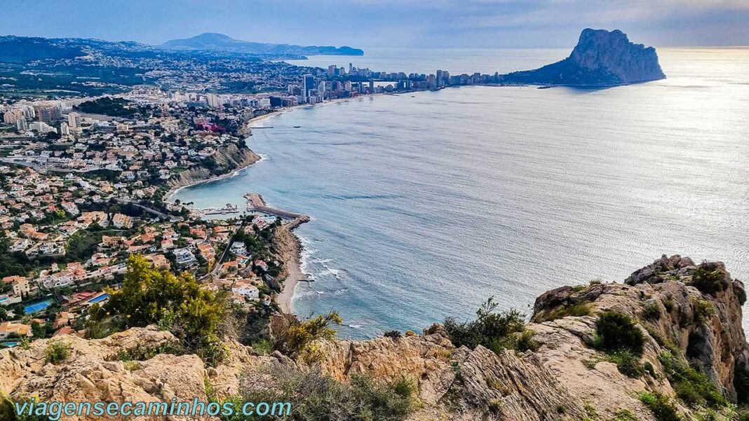 Calpe, Espanha: Praias e montanhas na mesma cidade - Viagens e Caminhos