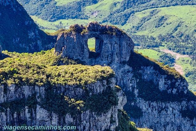 Morro da Igreja e Pedra Furada - Urubici - Viagens e Caminhos