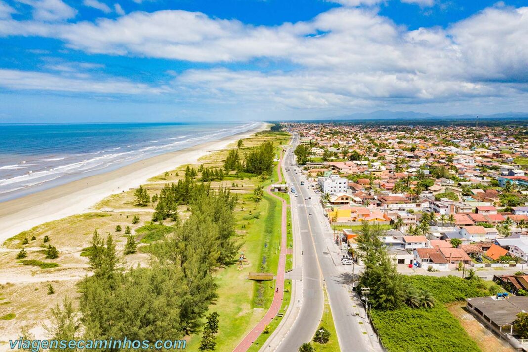 Ilha Comprida SP: Onde fica e o que fazer no destino - Viagens e Caminhos
