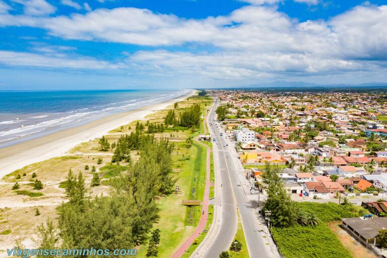 Ilha Comprida SP: Onde fica e o que fazer no destino - Viagens e Caminhos