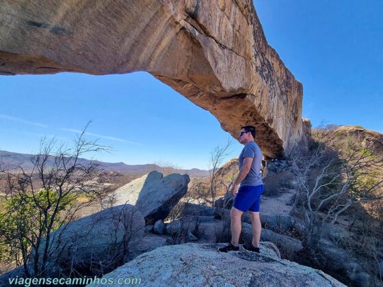 Pedra Furada de Venturosa: o incrível arco de Pernambuco - Viagens e ...